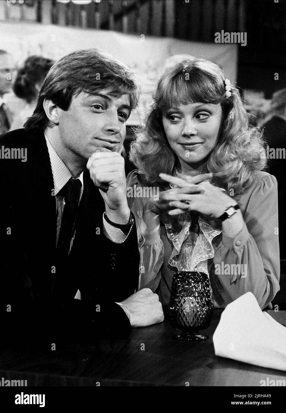 JAMES READ, SHELLEY LONG, CHEERS, 1982 Stock Photo - Alamy