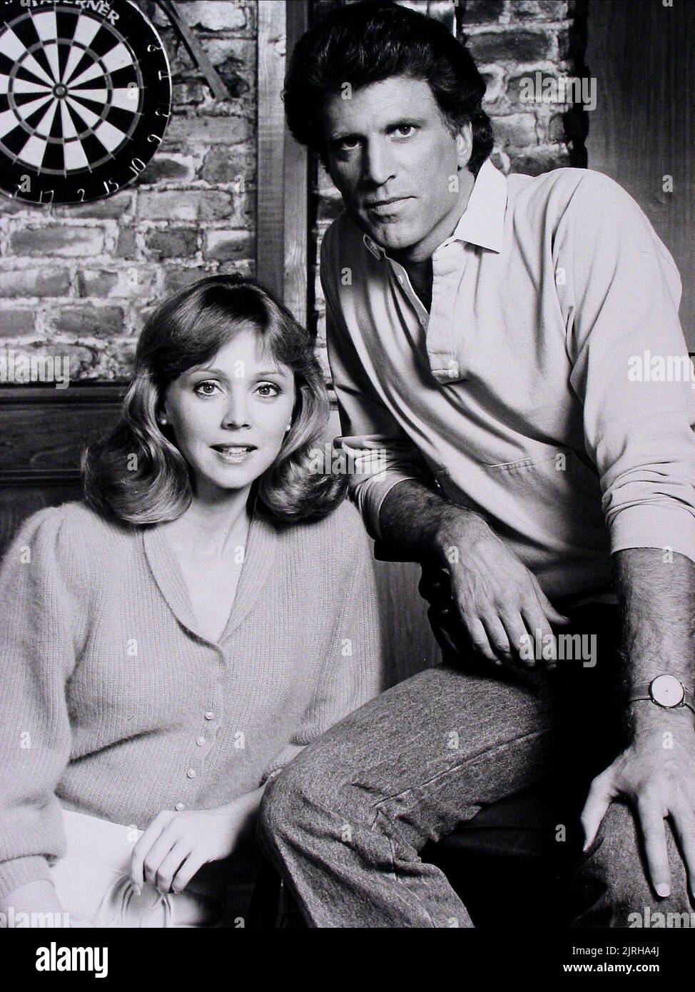 SHELLEY LONG, TED DANSON, CHEERS, 1986 Stock Photo - Alamy