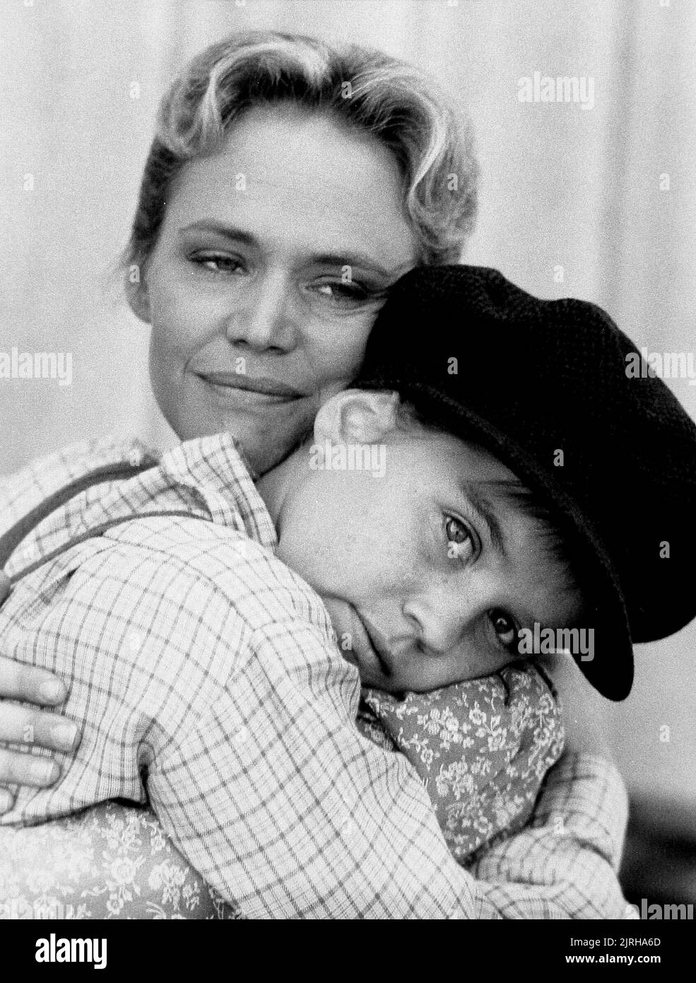 KATHERINE CANNON, HAPPY LA SHELLE, FATHER MURPHY, 1981 Stock Photo - Alamy