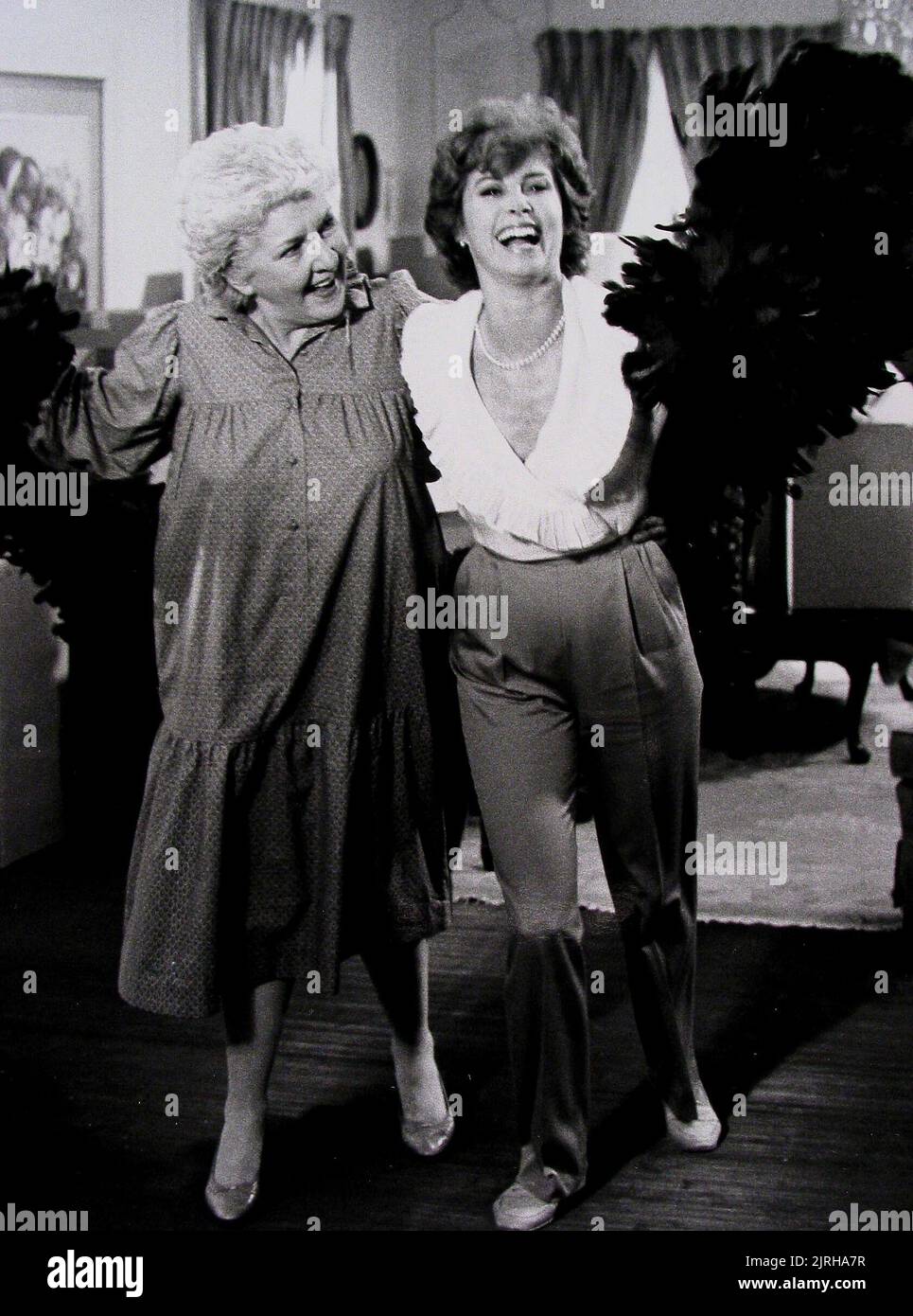 MAUREEN STAPLETON, STEFANIE POWERS, FAMILY SECRETS, 1984 Stock Photo ...