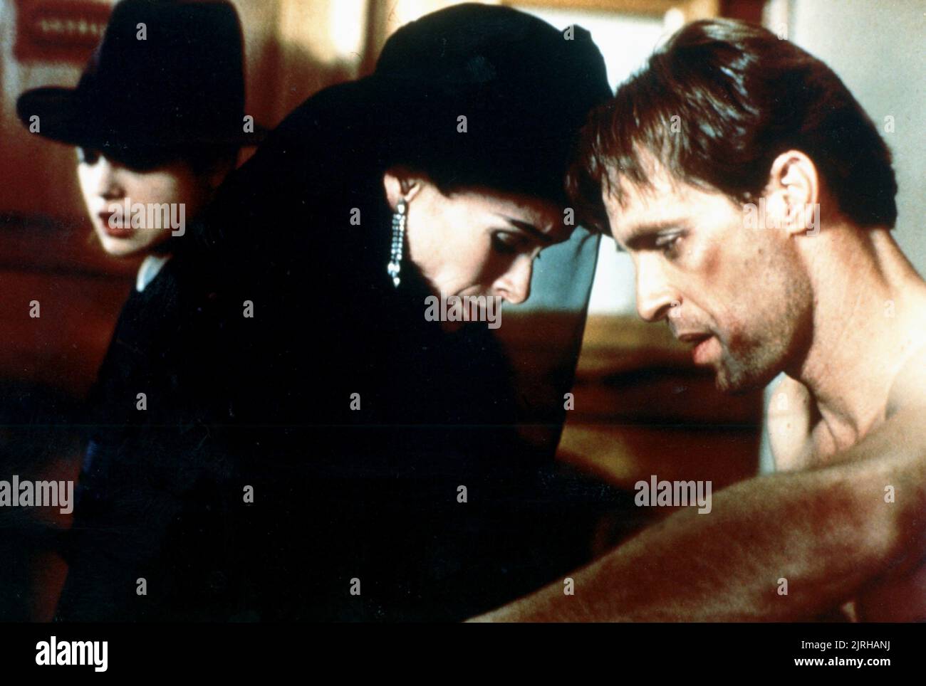 GERALDINE CHAPLIN, KEITH CARRADINE, THE MODERNS, 1988 Stock Photo - Alamy