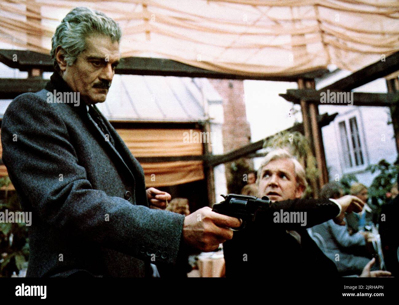 OMAR SHARIF, OH HEAVENLY DOG, 1980 Stock Photo - Alamy
