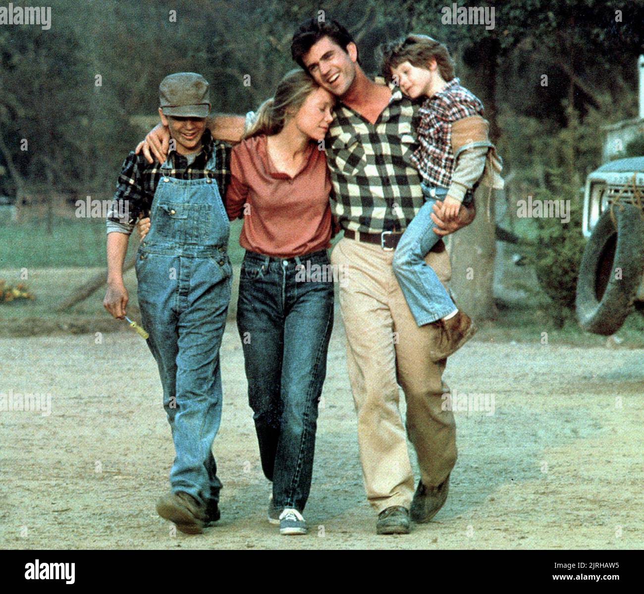 SHANE BAILEY, SISSY SPACEK, MEL GIBSON, THE RIVER, 1984 Stock Photo - Alamy