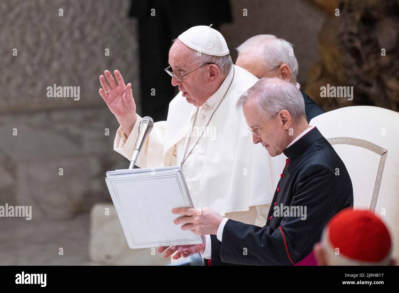 Pope Francis delivers his blessing after the traditional Wednesday ...