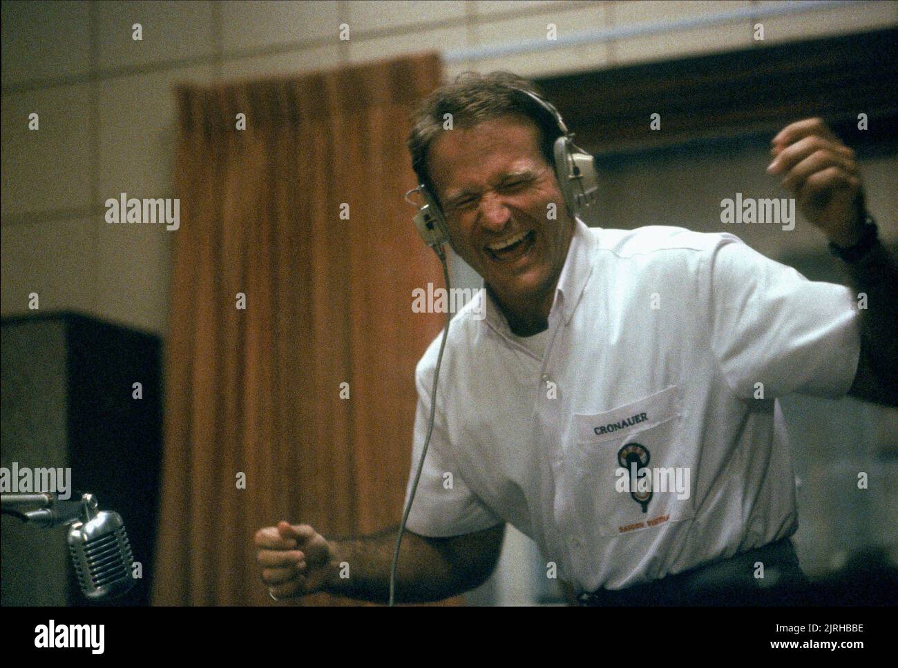 ROBIN WILLIAMS, GOOD MORNING VIETNAM, 1987 Stock Photo - Alamy