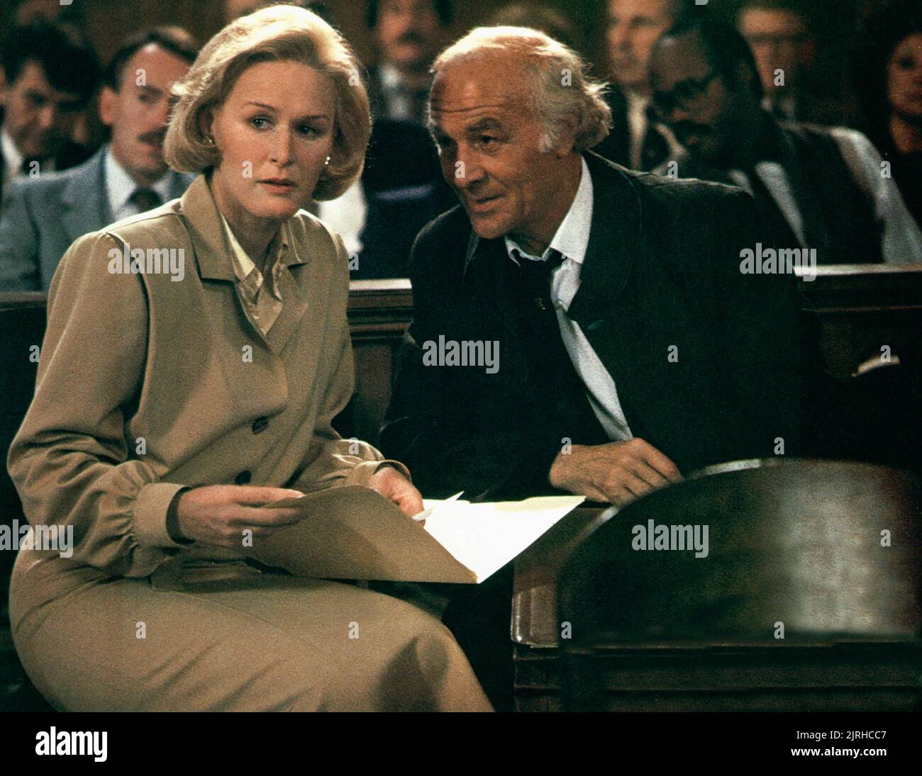 GLENN CLOSE, ROBERT LOGGIA, JAGGED EDGE, 1985 Stock Photo - Alamy