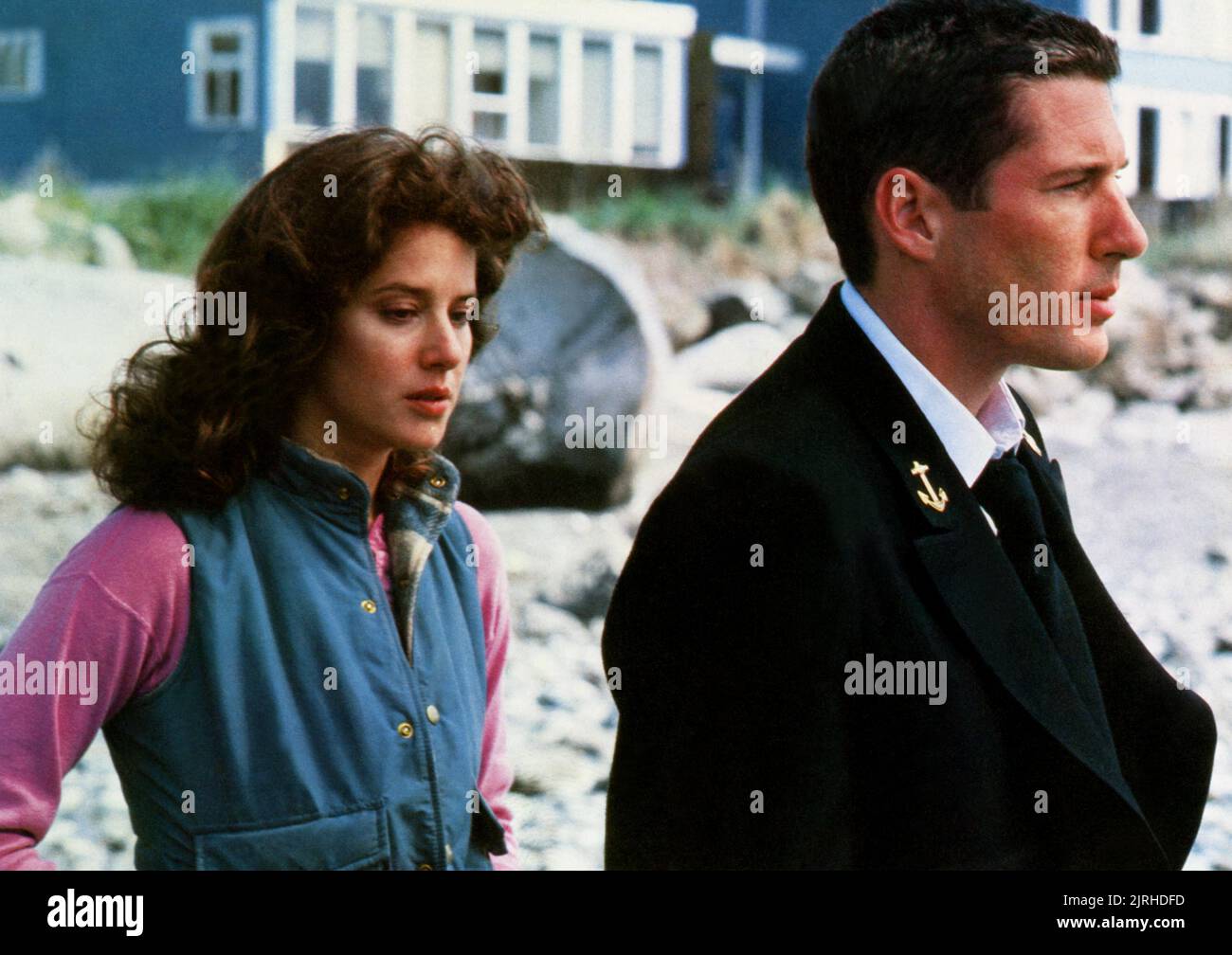 DEBRA WINGER, RICHARD GERE, AN OFFICER AND A GENTLEMAN, 1982 Stock ...