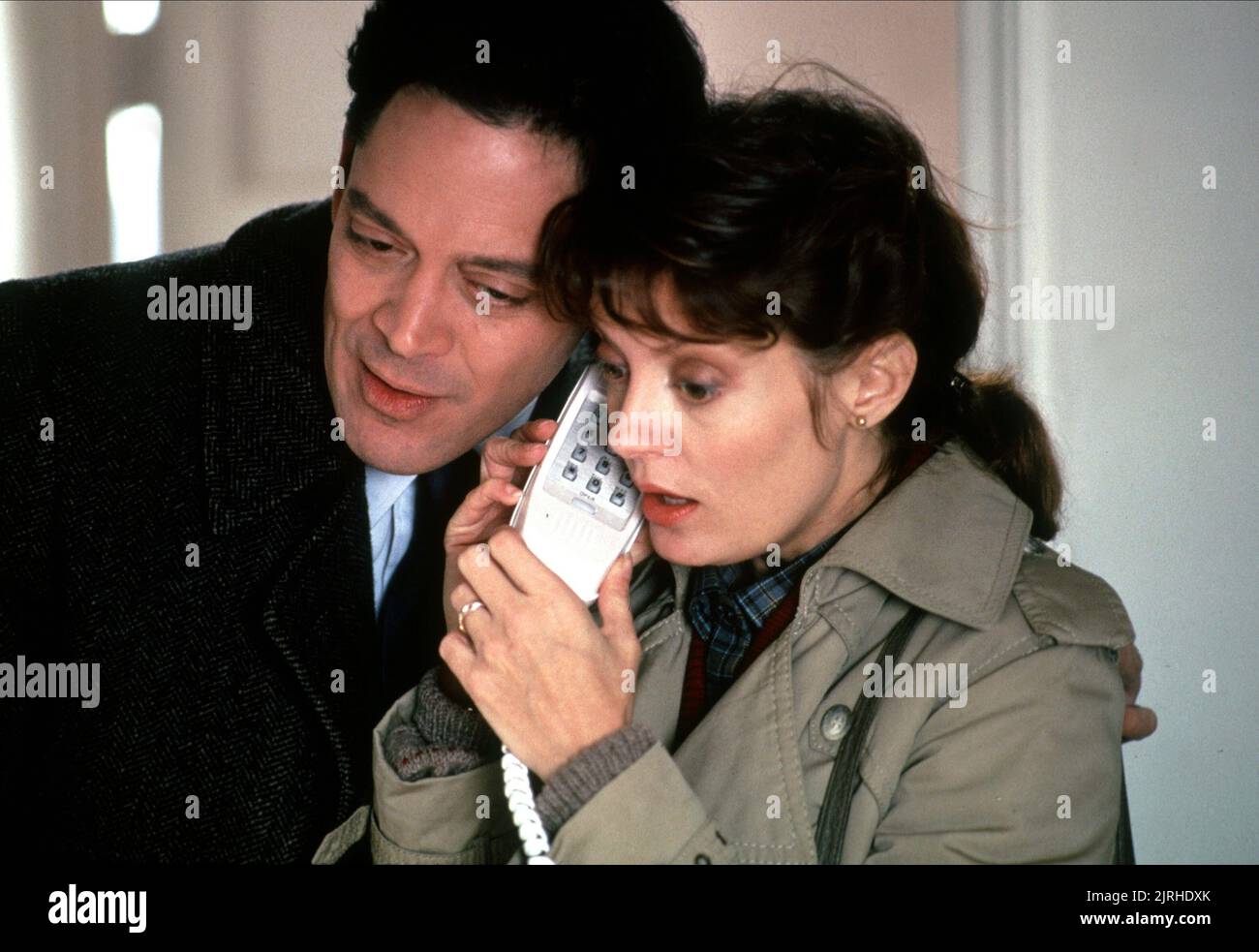 RAUL JULIA, SUSAN SARANDON, COMPROMISING POSITIONS, 1985 Stock Photo ...