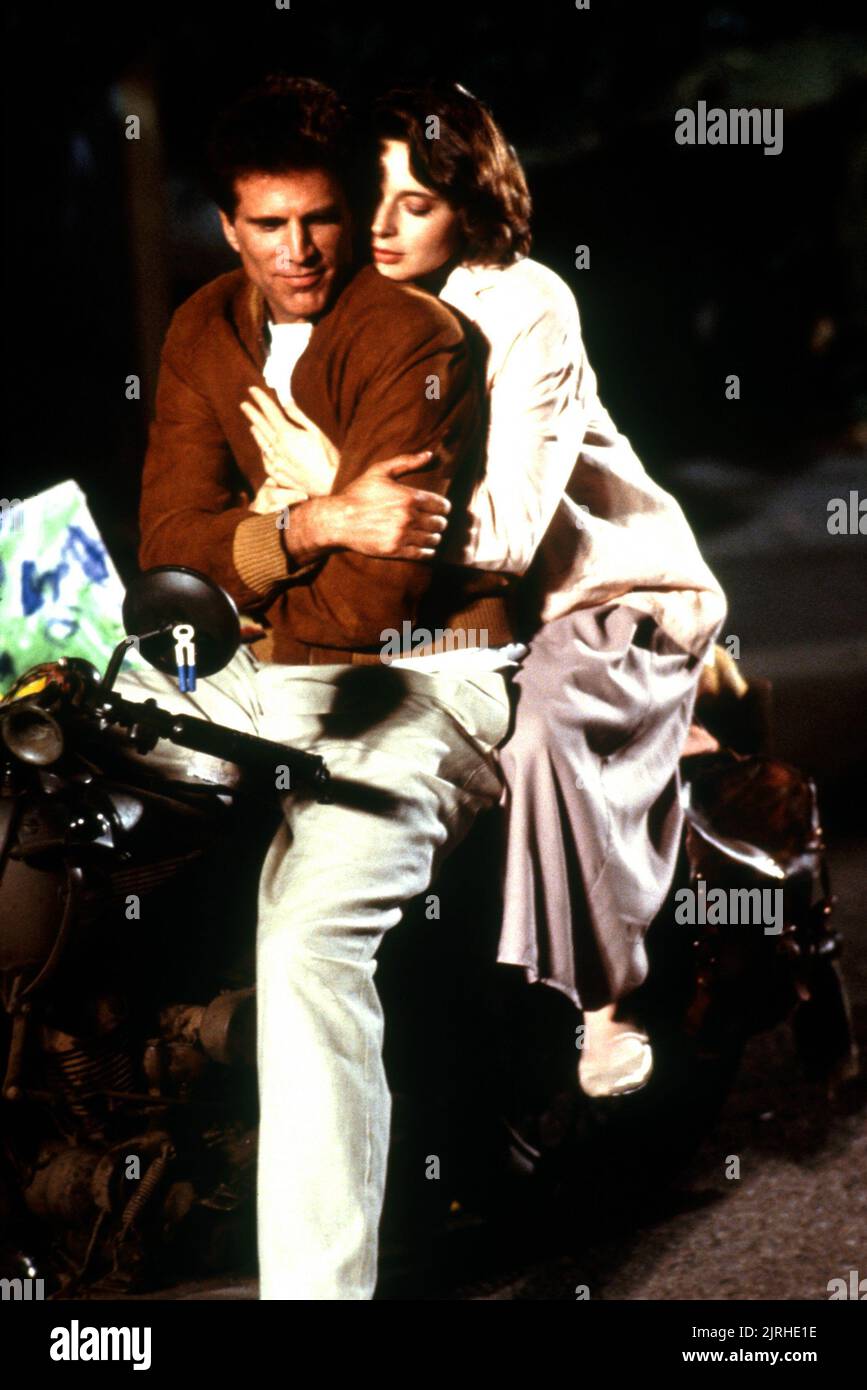 TED DANSON, ISABELLA ROSSELLINI, COUSINS, 1989 Stock Photo - Alamy