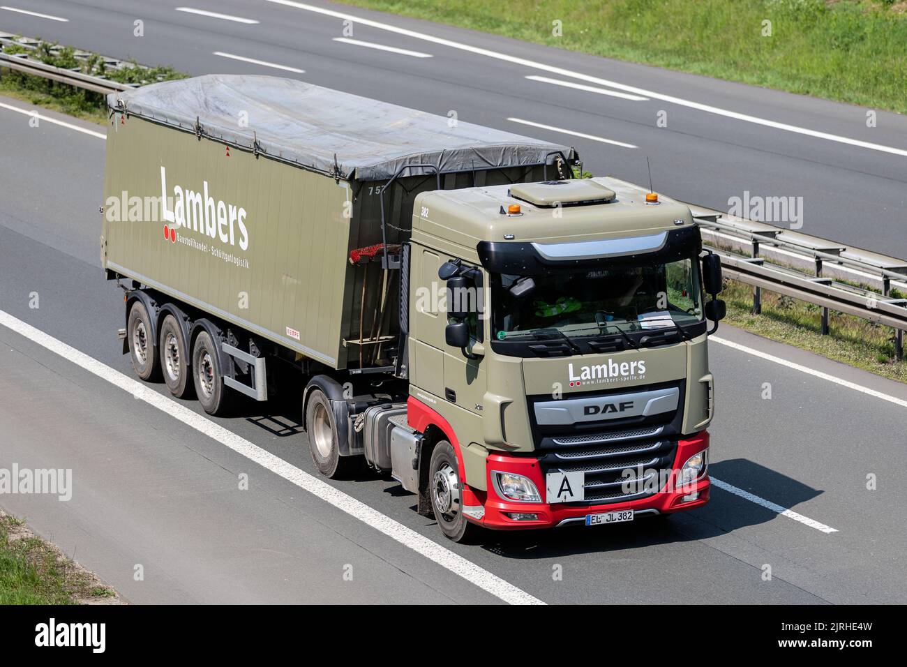 Daf tipper truck hi-res stock photography and images - Alamy