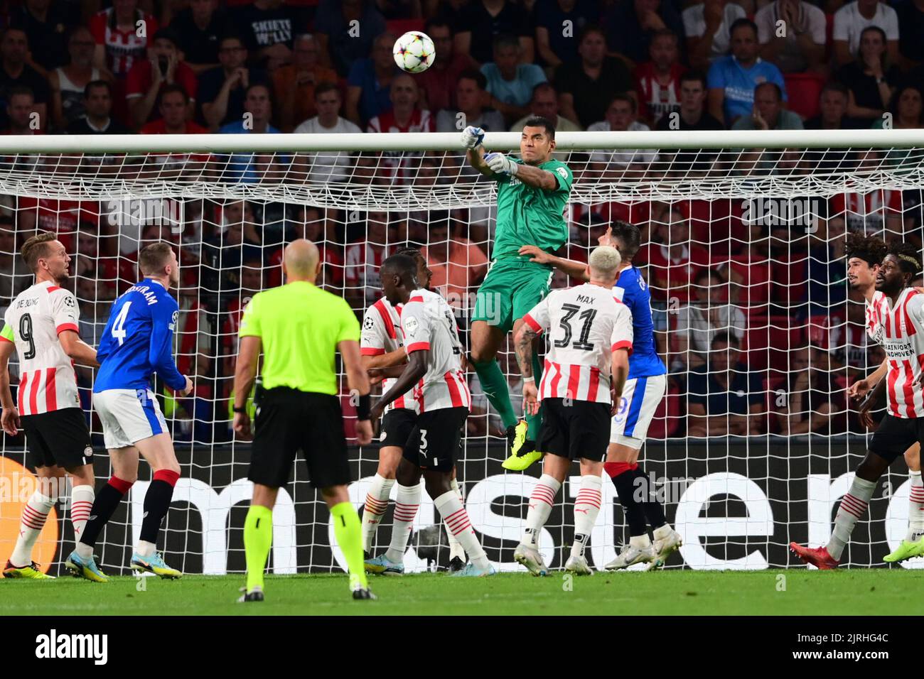 Walter benitez psv champions league hi-res stock photography and images ...