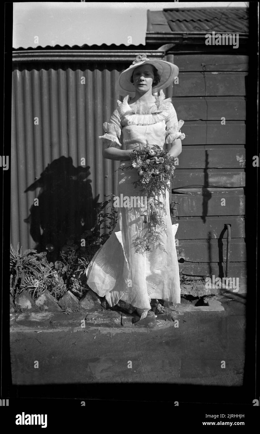 1920s woman standing in Black and White Stock Photos & Images - Alamy