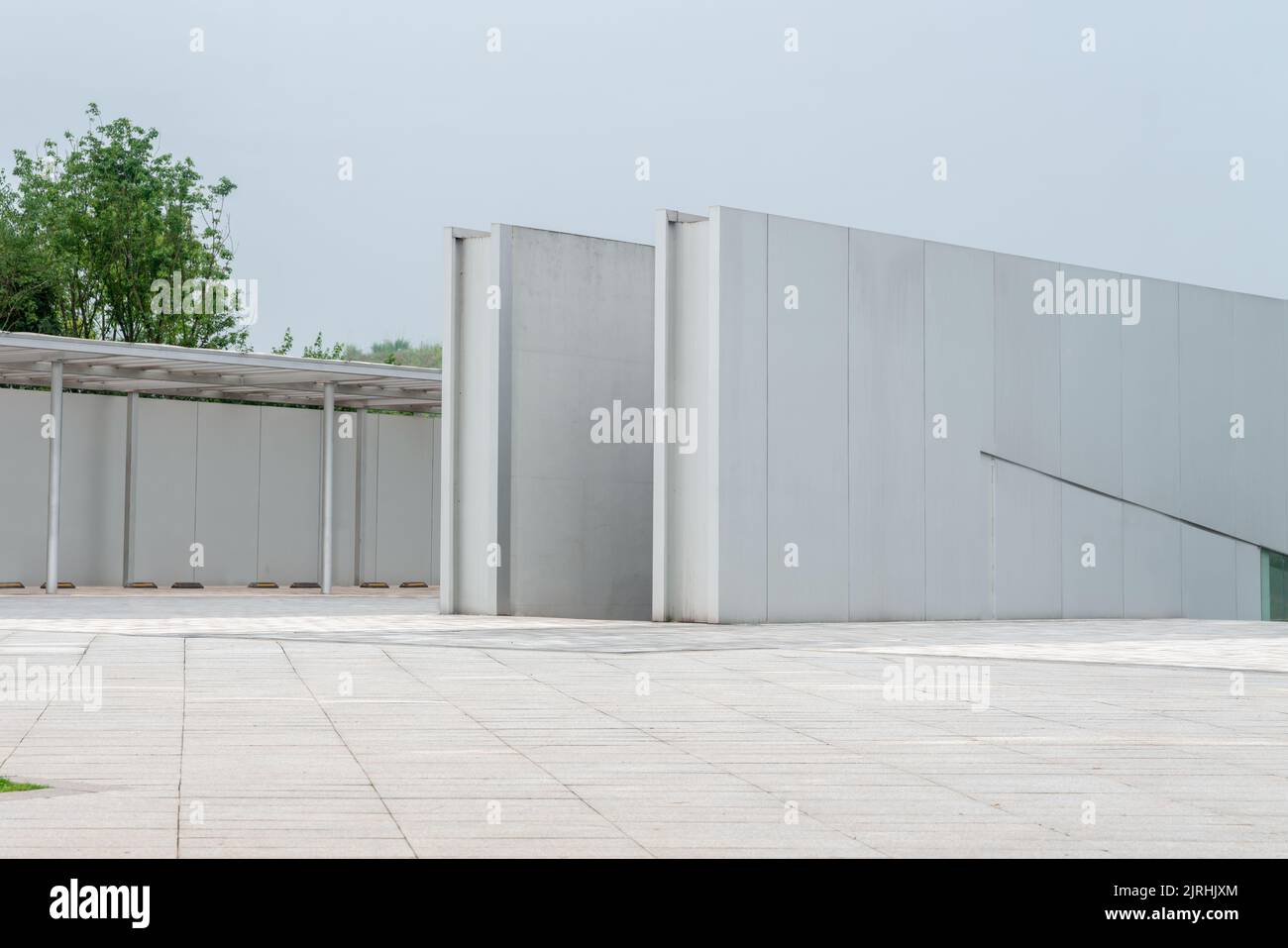 An empty ground floor in front of modern construction Stock Photo - Alamy