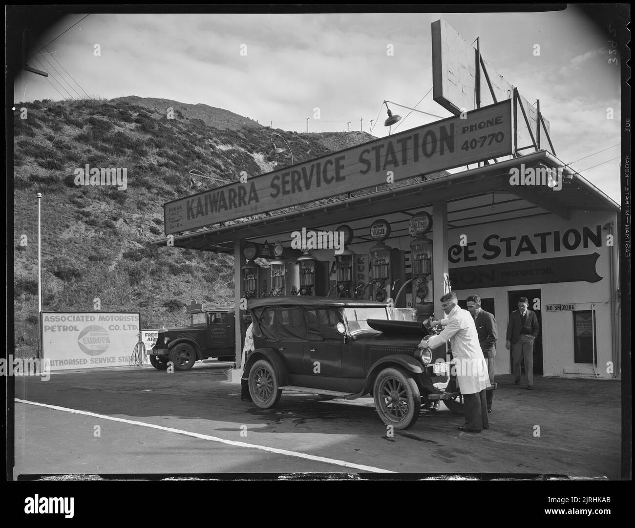 Kaiwarra service station kaiwarra service station hi-res stock ...