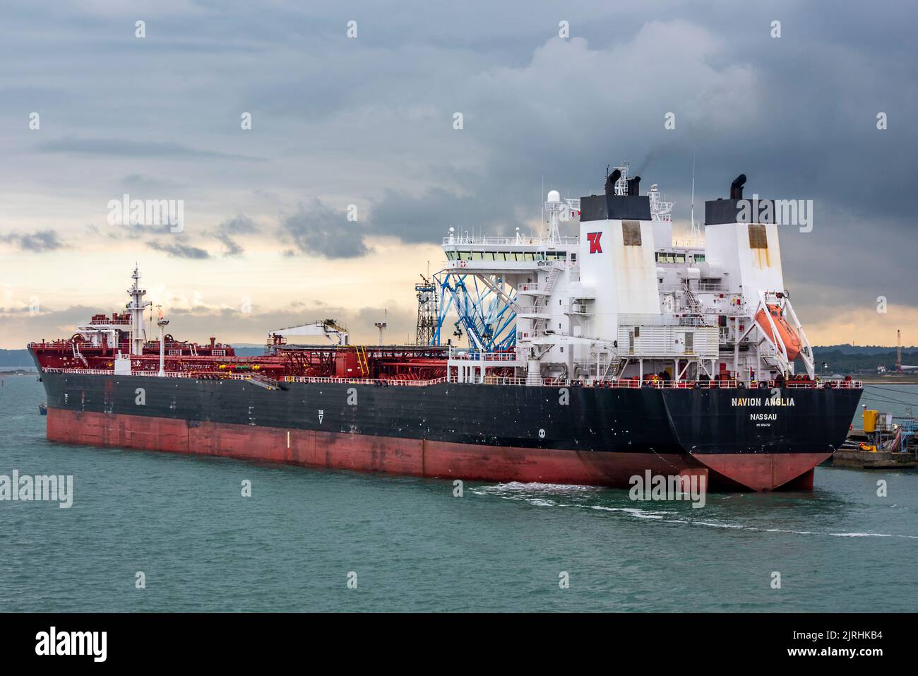 Navion Anglia crude oil supertanker at exxon mobil essox oil refinery ...
