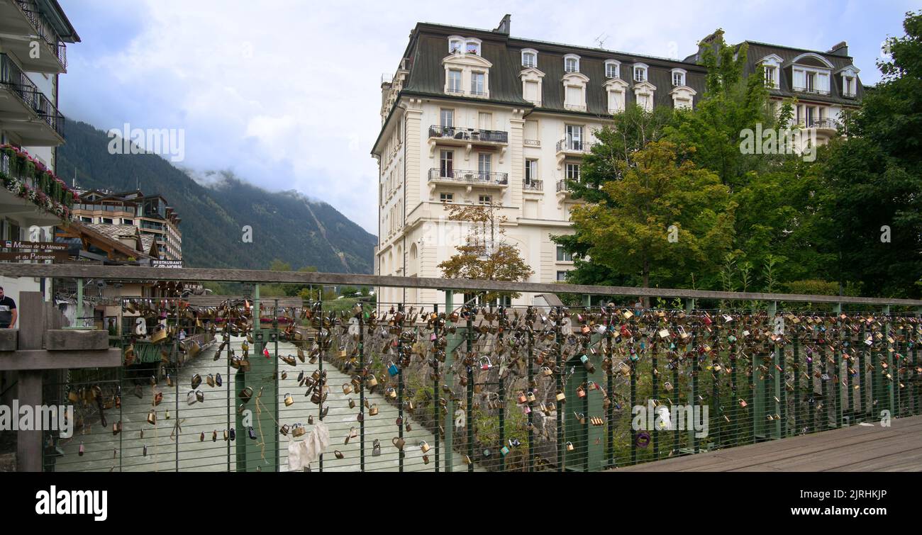 Michel croz avenue hi-res stock photography and images - Alamy