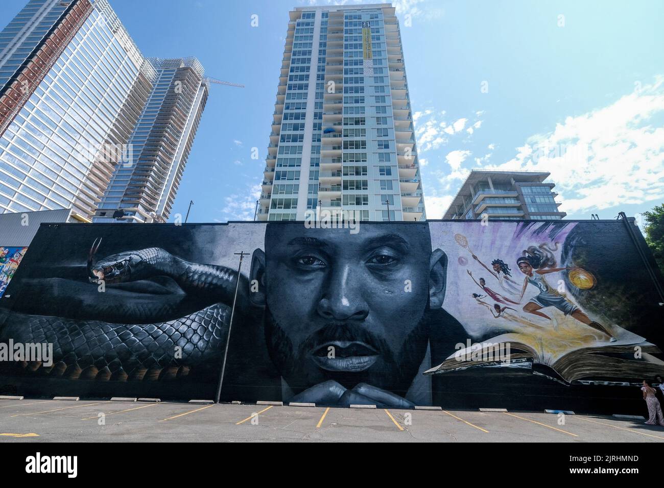 Los Angeles, California, USA. 24th Aug, 2022. A mural depicting Kobe ...