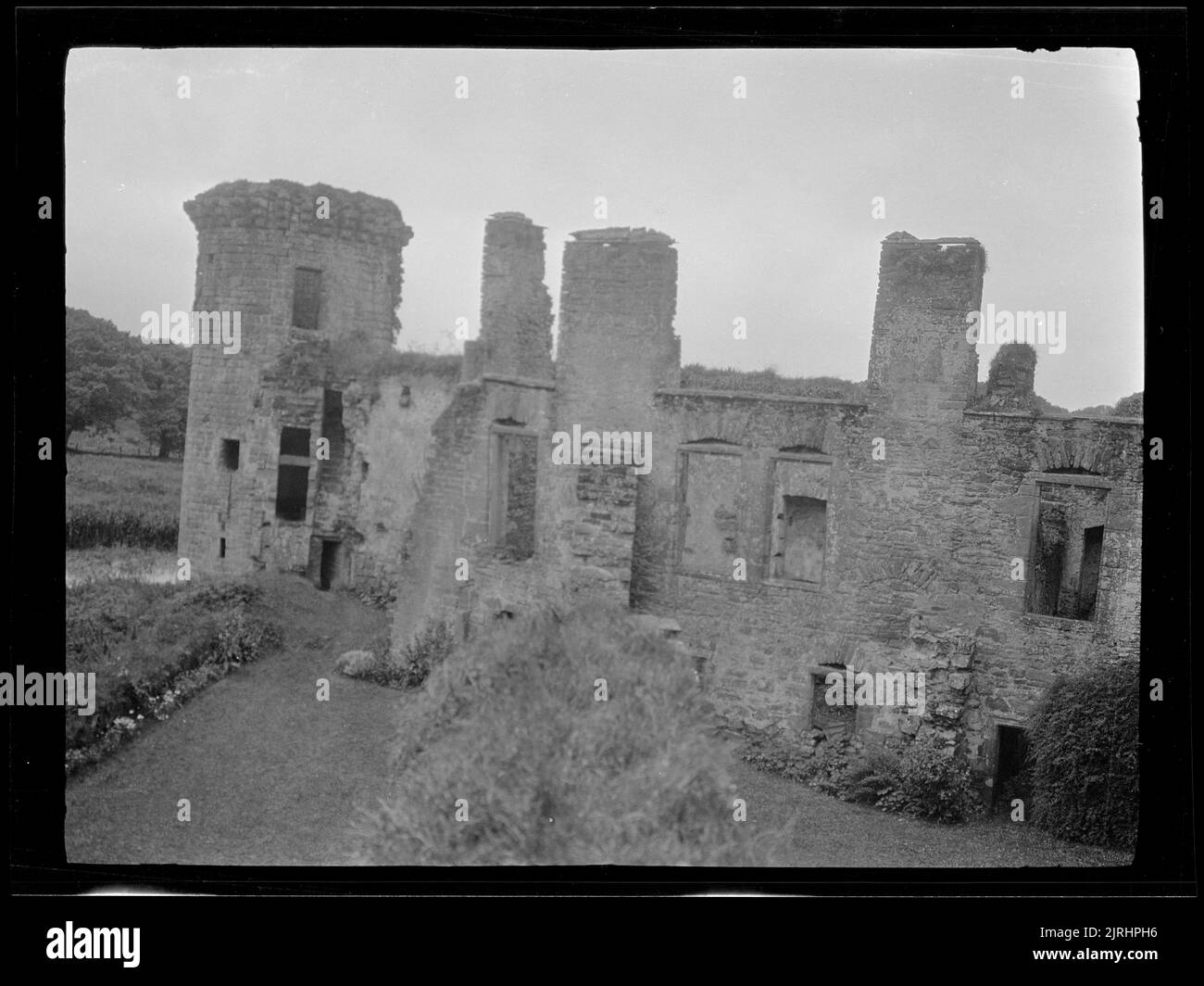 Historic stone corner building Black and White Stock Photos & Images ...