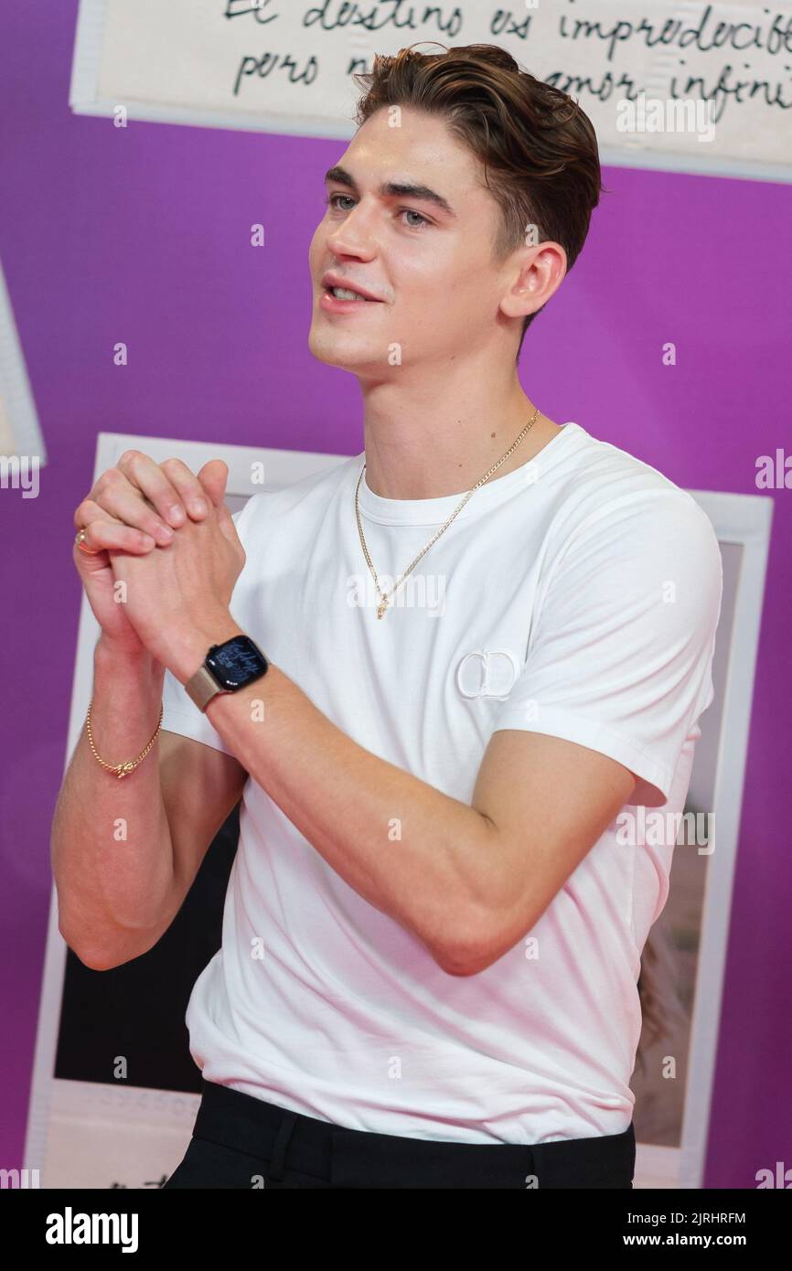 Hero fiennes tiffin hi-res stock photography and images - Alamy