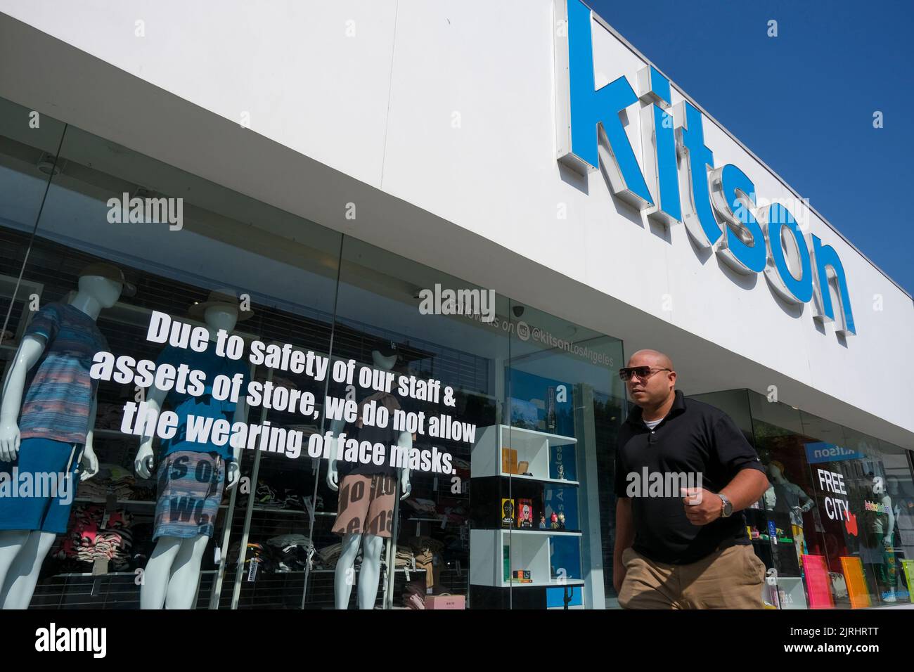 Los Angeles, California, USA. 24th Aug, 2022. The front window of ...