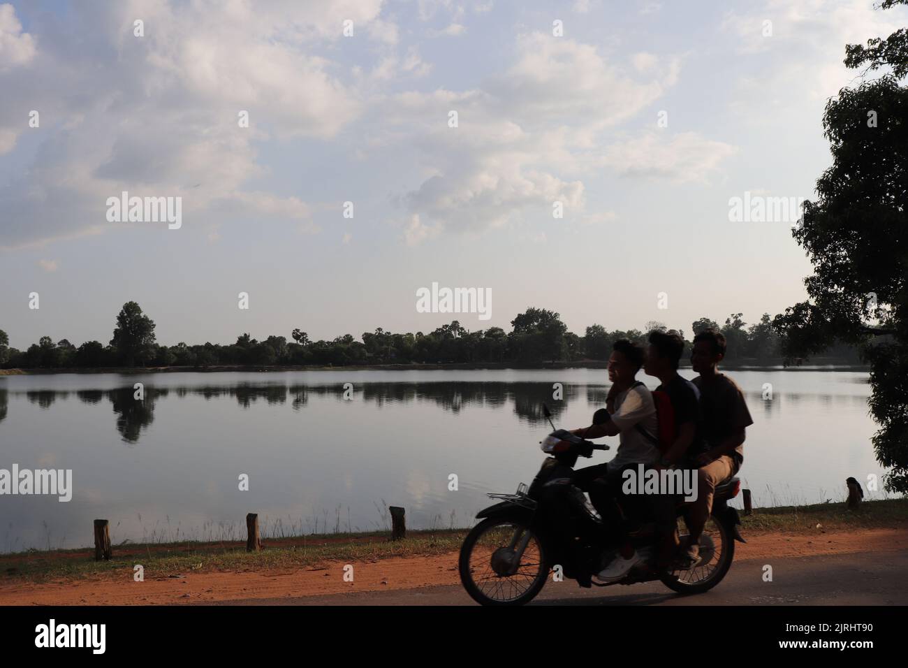 Motocicleta en movimiento hi-res stock photography and images - Alamy