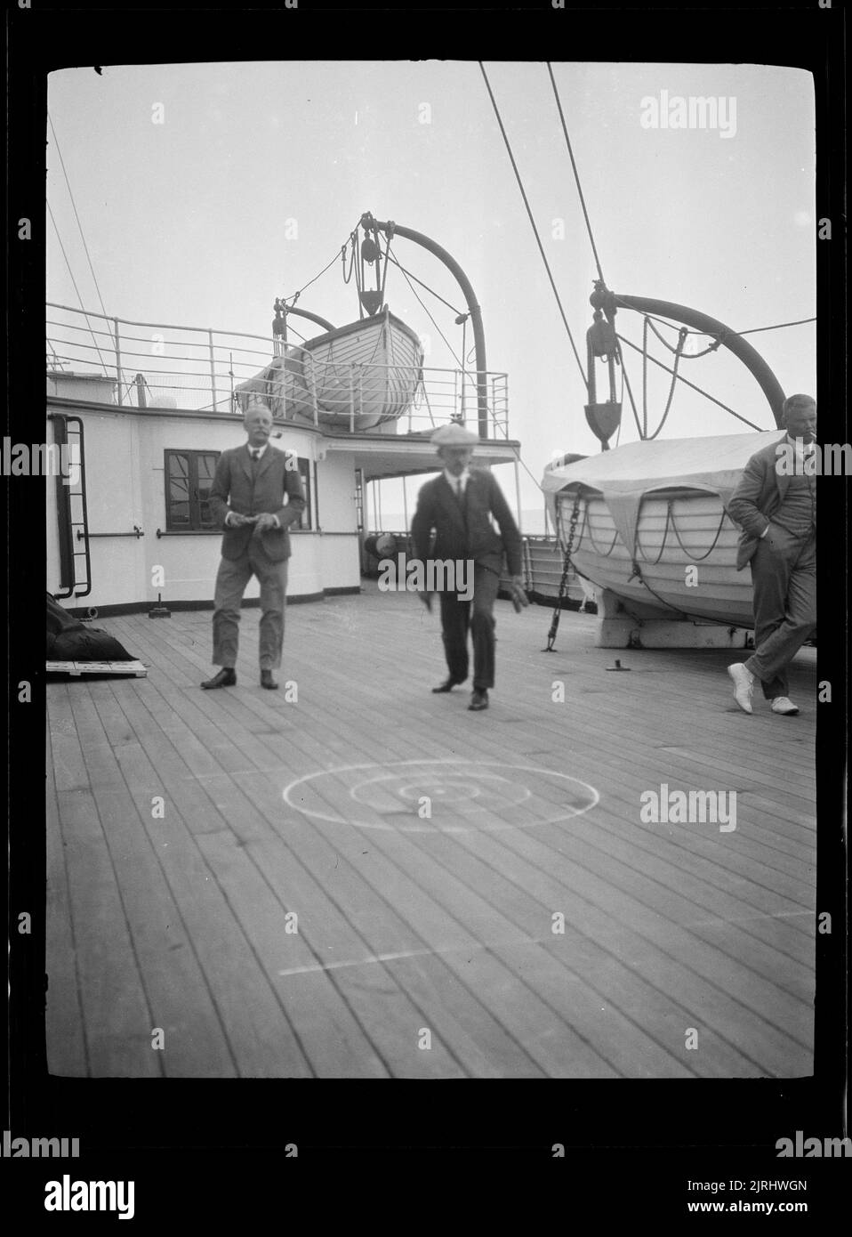 Pitching quoits pitching quoits hi-res stock photography and images - Alamy