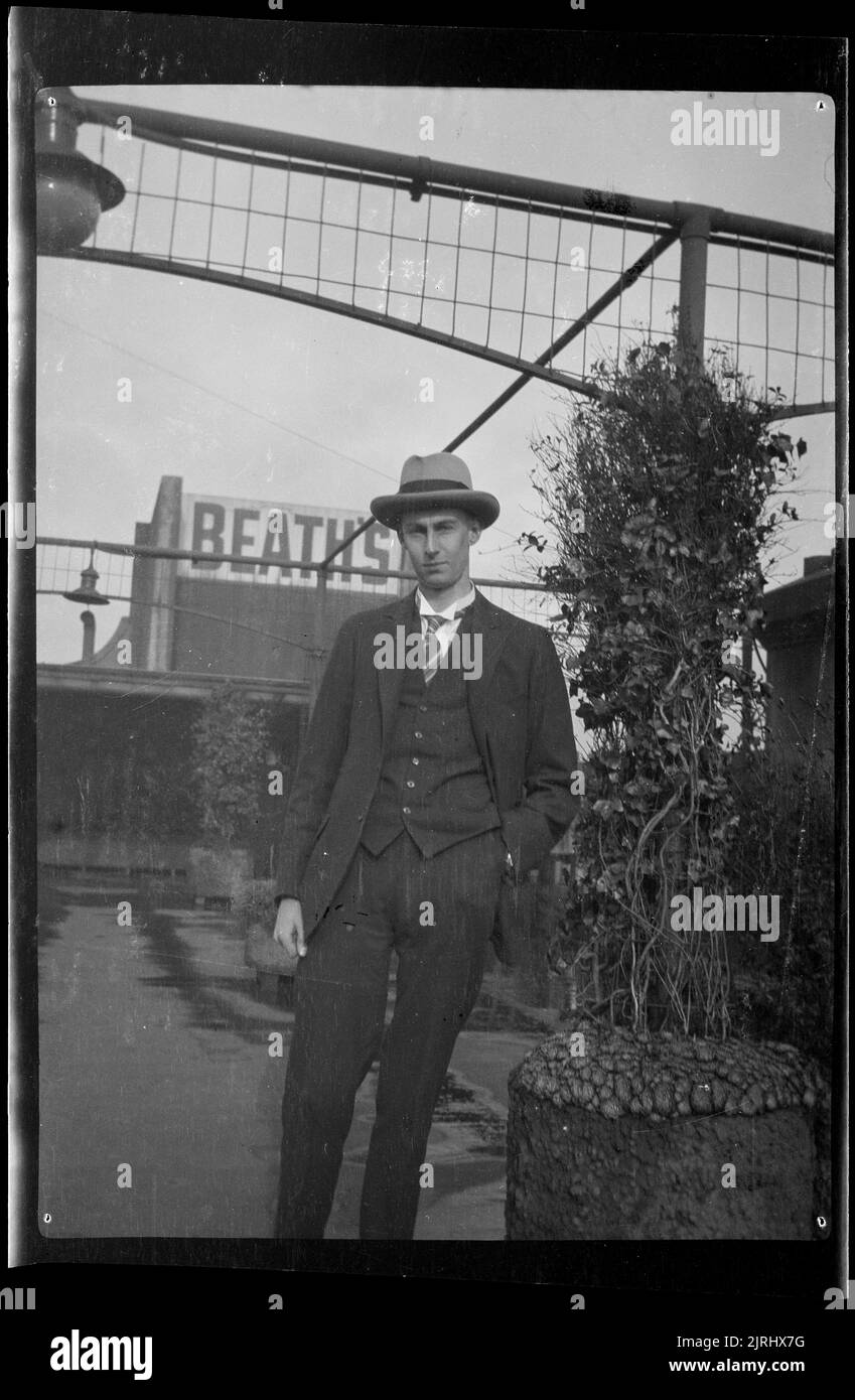 [Roland Searle], 1920s to 1930s, Christchurch, by Roland Searle Stock Photo - Alamy