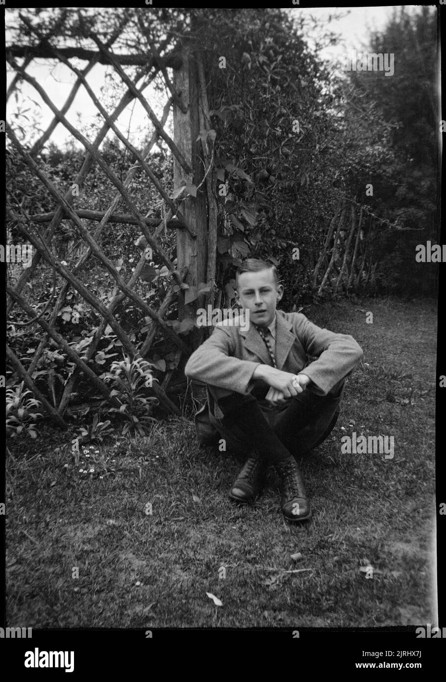 [Roland Searle], 1920s to 1930s, New Zealand, by Roland Searle Stock ...