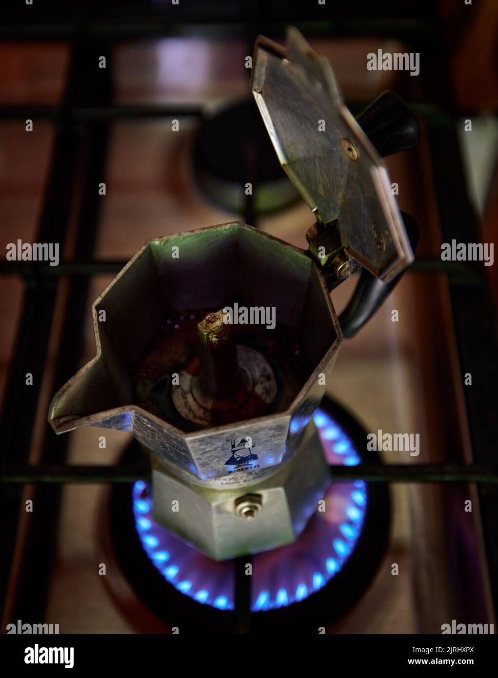 Moka coffee pot preparation hi-res stock photography and images - Alamy