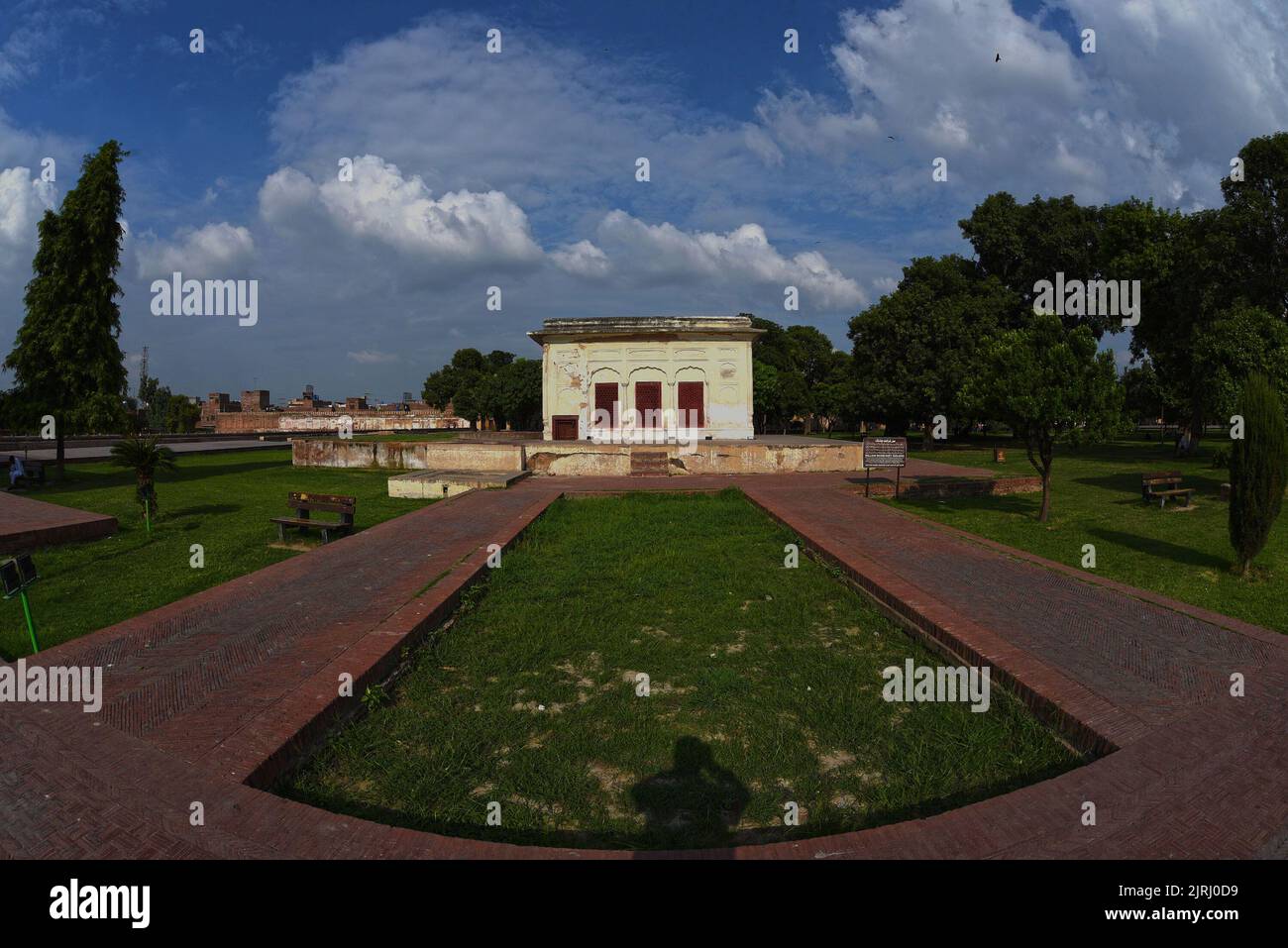 An attractive stunning view of the clouds hovering on sky from ...