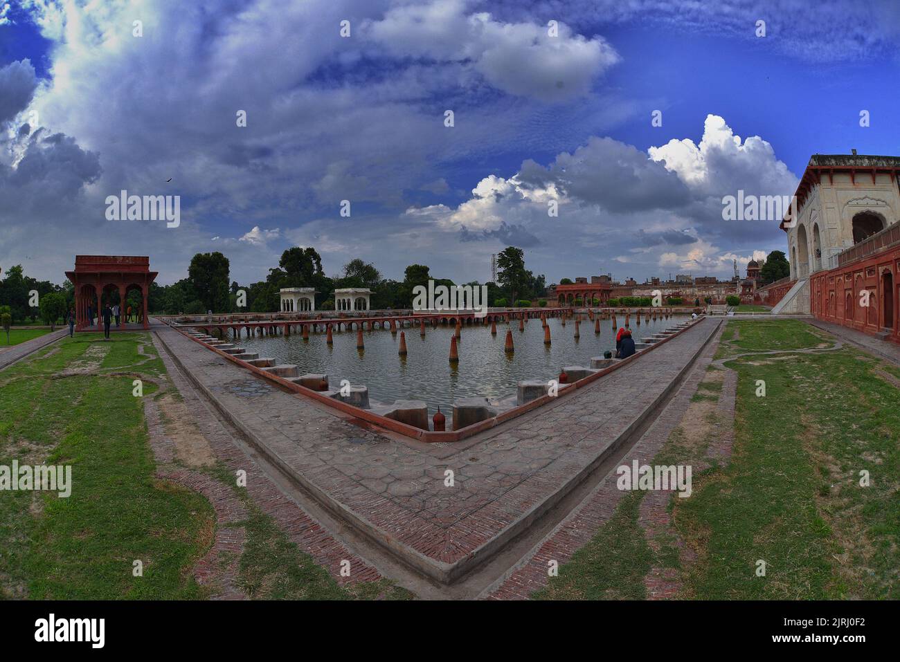 An attractive stunning view of the clouds hovering on sky from ...