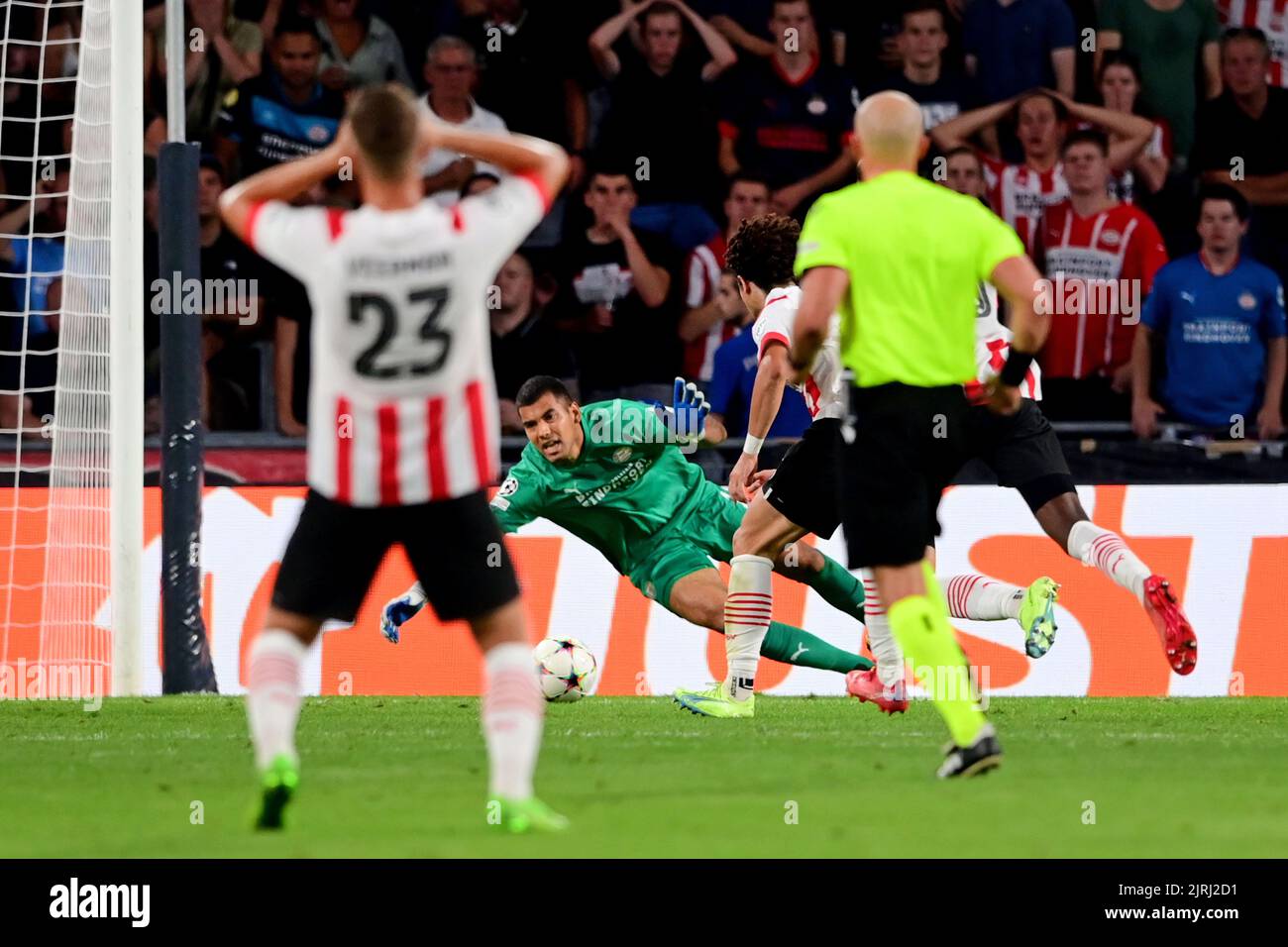 Walter benitez psv champions league hi-res stock photography and images ...