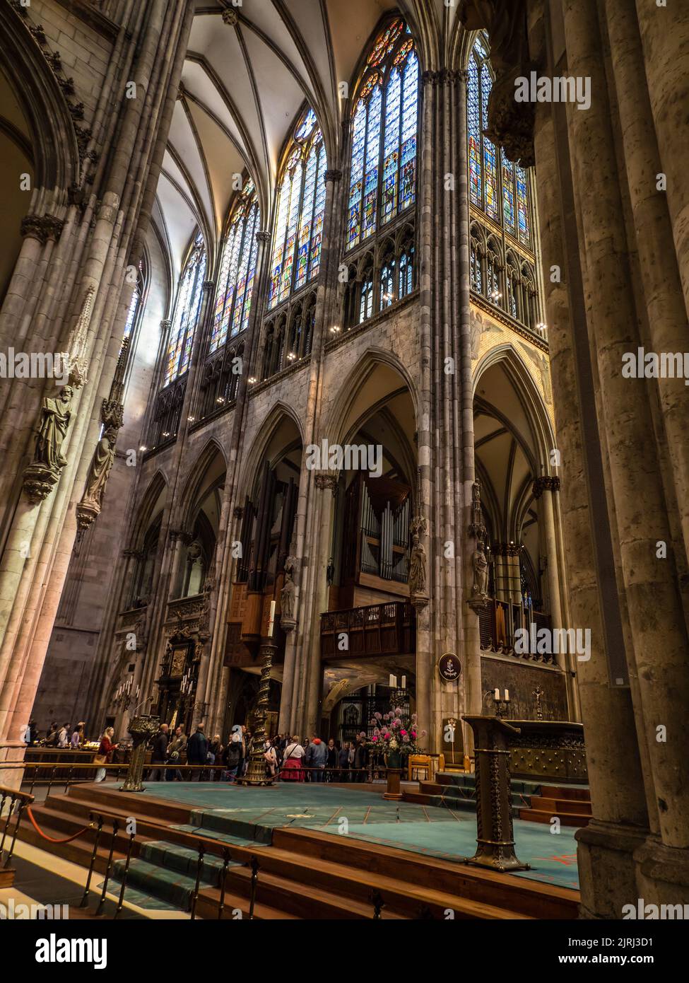 Cologne Cathedral interior Stock Photo - Alamy