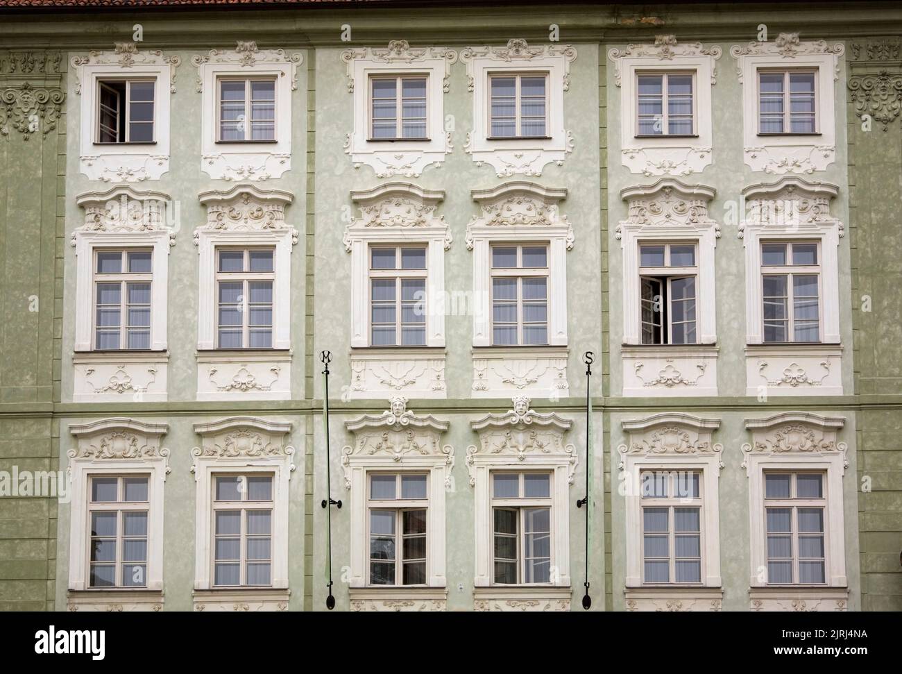 Olive green building hi-res stock photography and images - Alamy