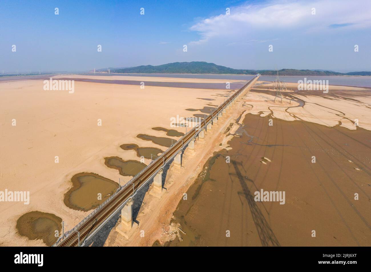 Poyang lake bridge hi-res stock photography and images - Alamy
