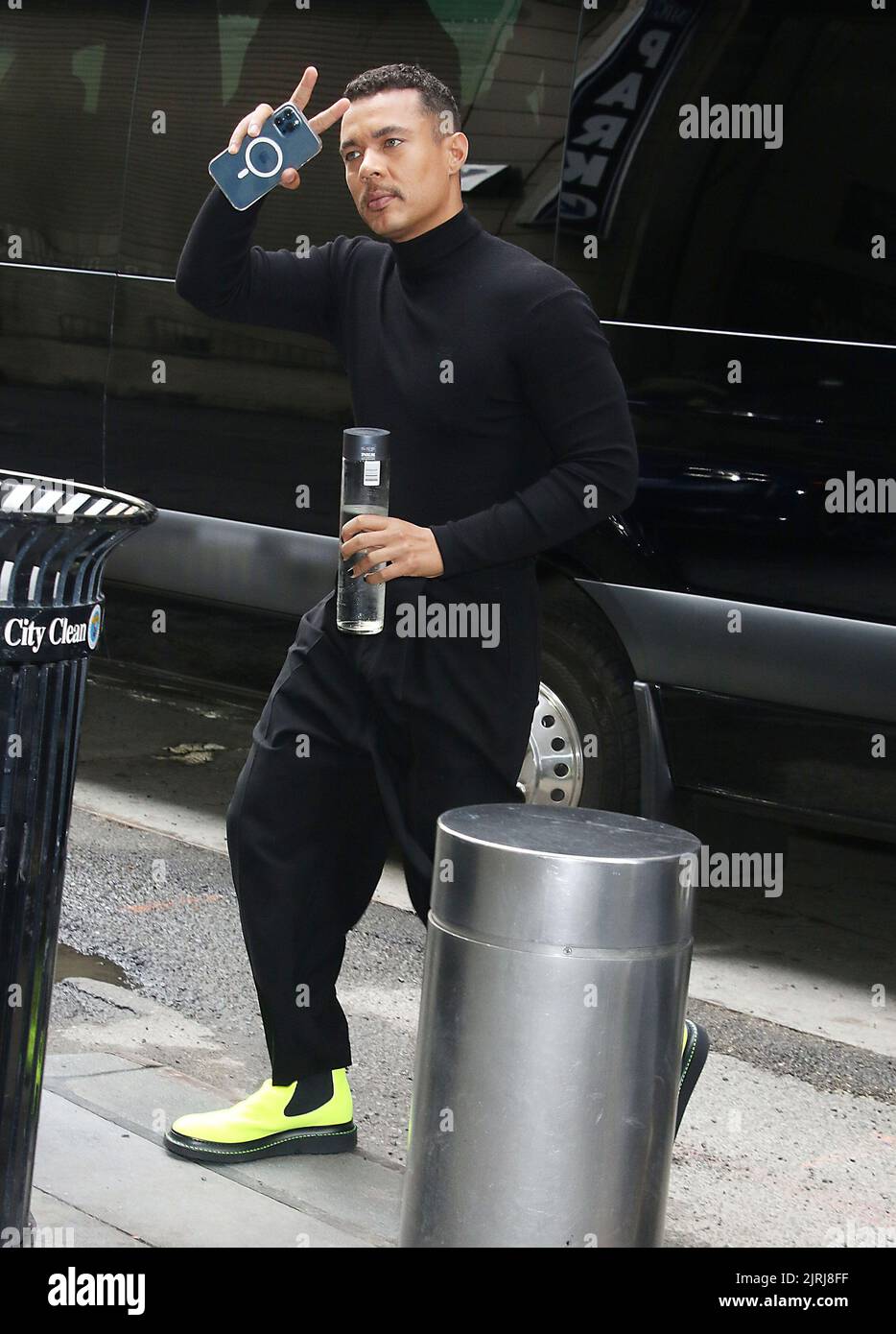 Amazon Studios Original Series The Lord of the Rings: The Rings of ...