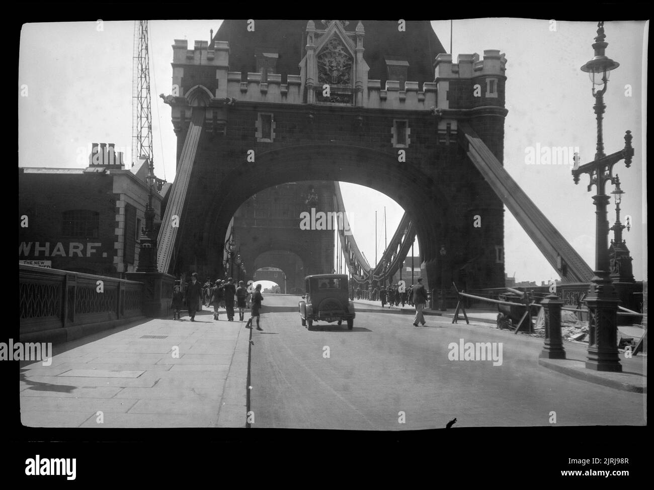 London Bridge, 1930s, England, by Eric Lee-Johnson Stock Photo - Alamy