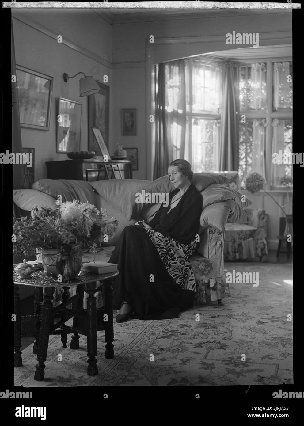 Wellington lady grey hi-res stock photography and images - Alamy