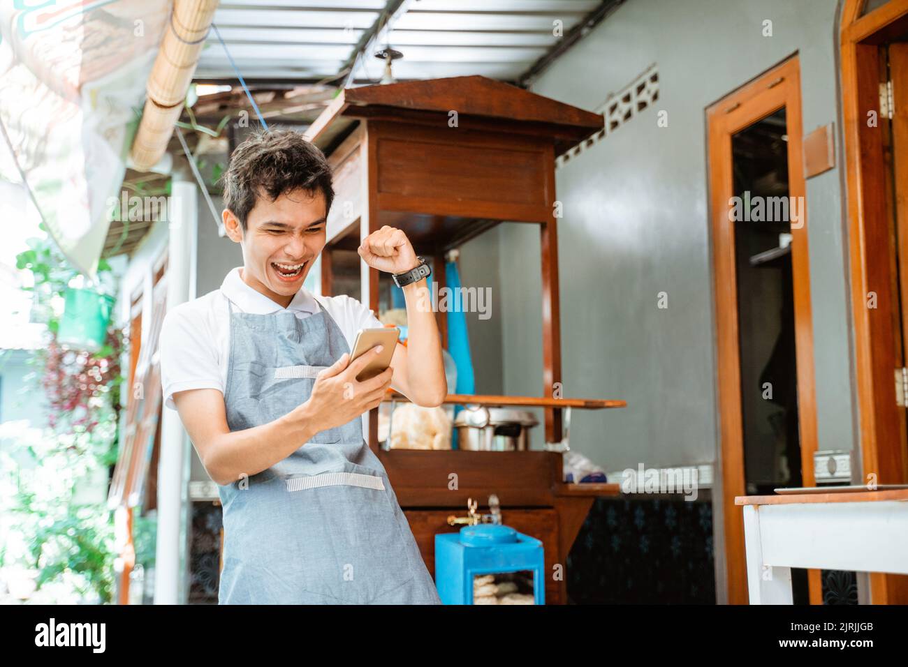 Chicken salesman hi-res stock photography and images - Alamy