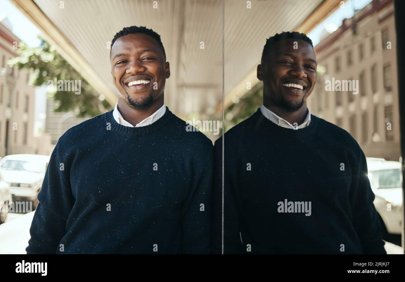 Man mirror hi-res stock photography and images - Alamy