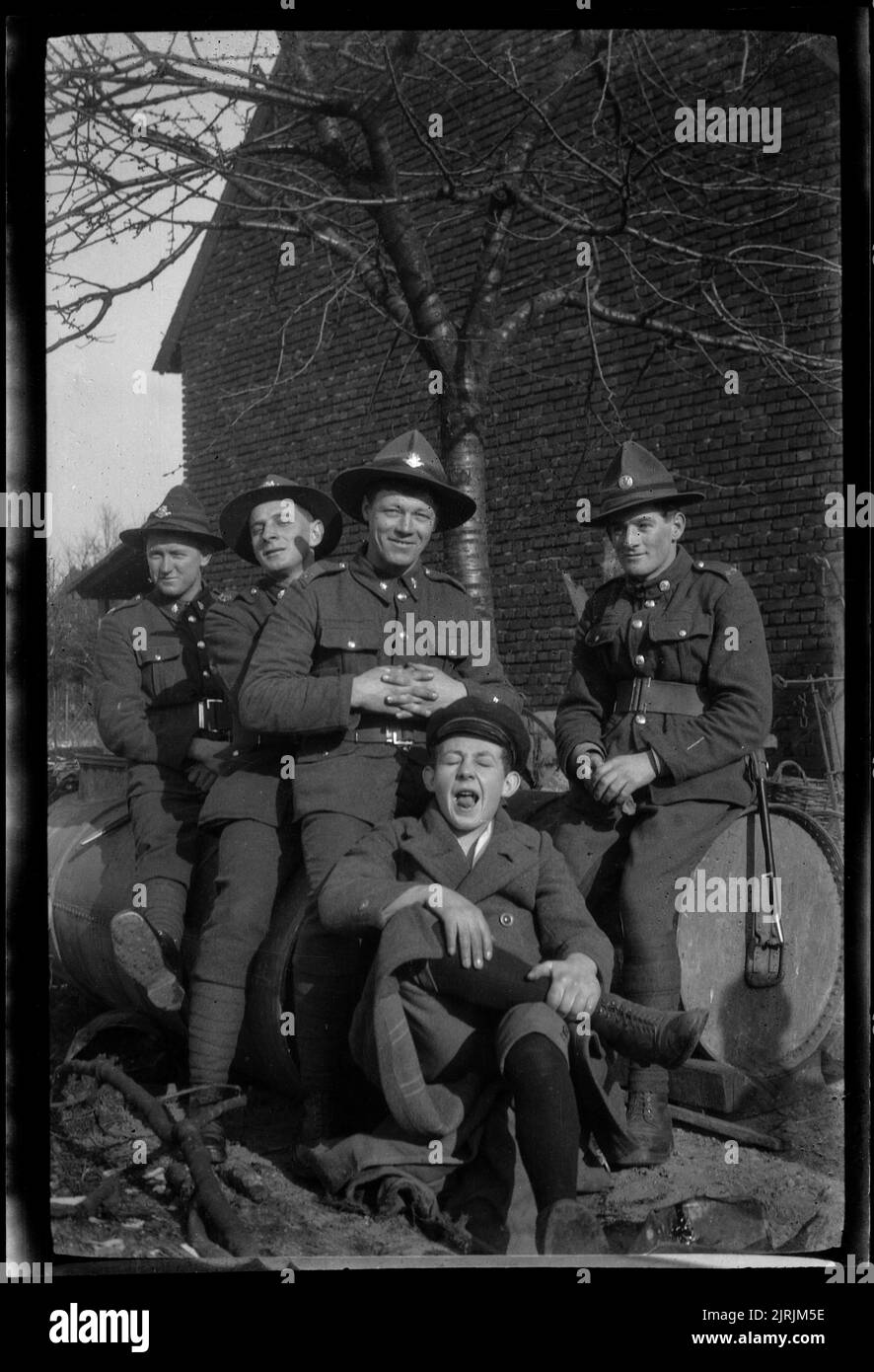 [Soldiers], circa 1917, by Len Casbolt Stock Photo - Alamy
