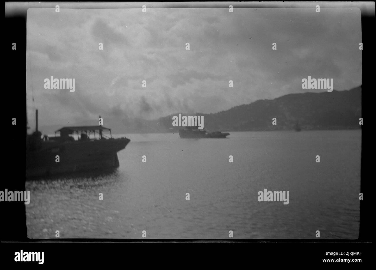 Ship sailing through wellington harbour hi-res stock photography and ...