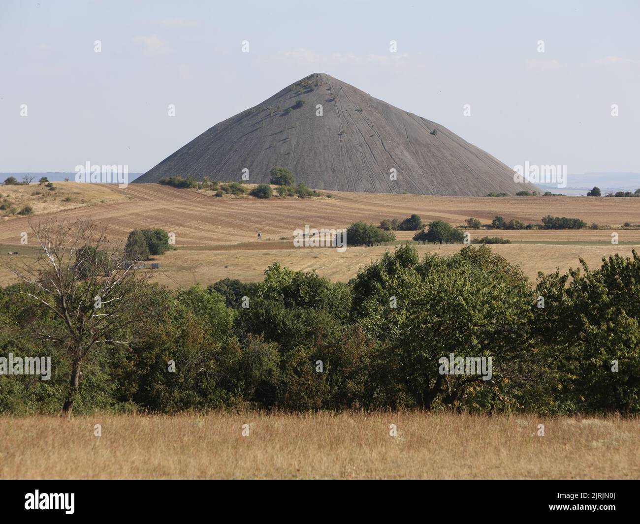 Slag pile hi-res stock photography and images - Alamy