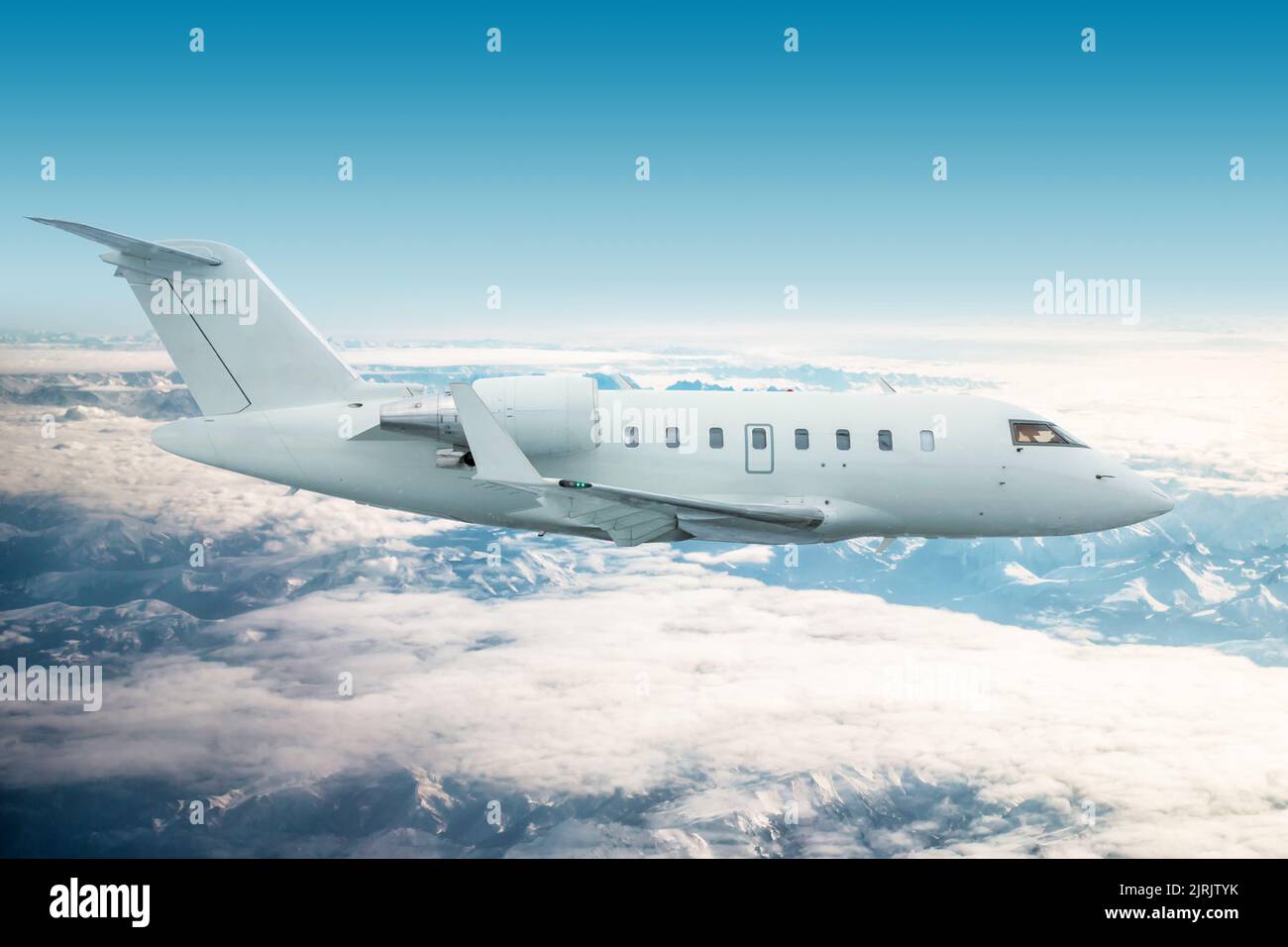 Modern jetliner hi-res stock photography and images - Alamy