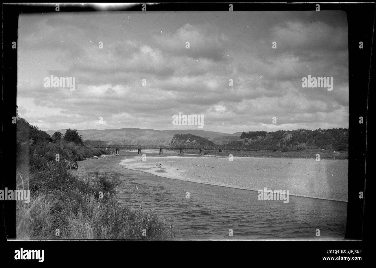 Manawatu River with the first Fitzherbert Bridge, 1920s-1930s, Manawatū ...