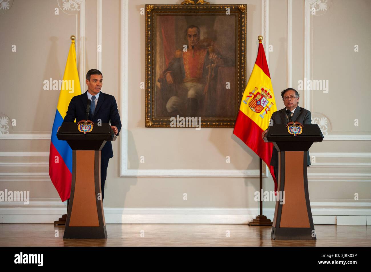 Spain's government president Pedro Sanchez (Left) and Colombia's ...