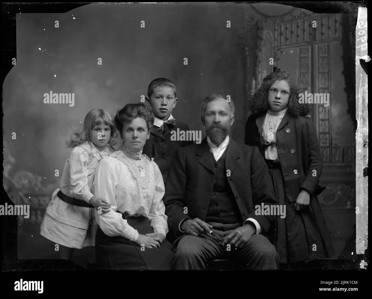 Family, 1900-1917, Dannevirke, by Alfred Henderson Stock Photo - Alamy