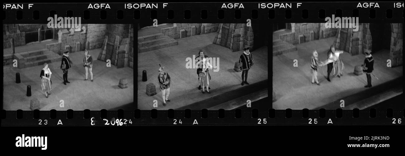 Yeomen of the guard yeomen of the guard Black and White Stock Photos ...