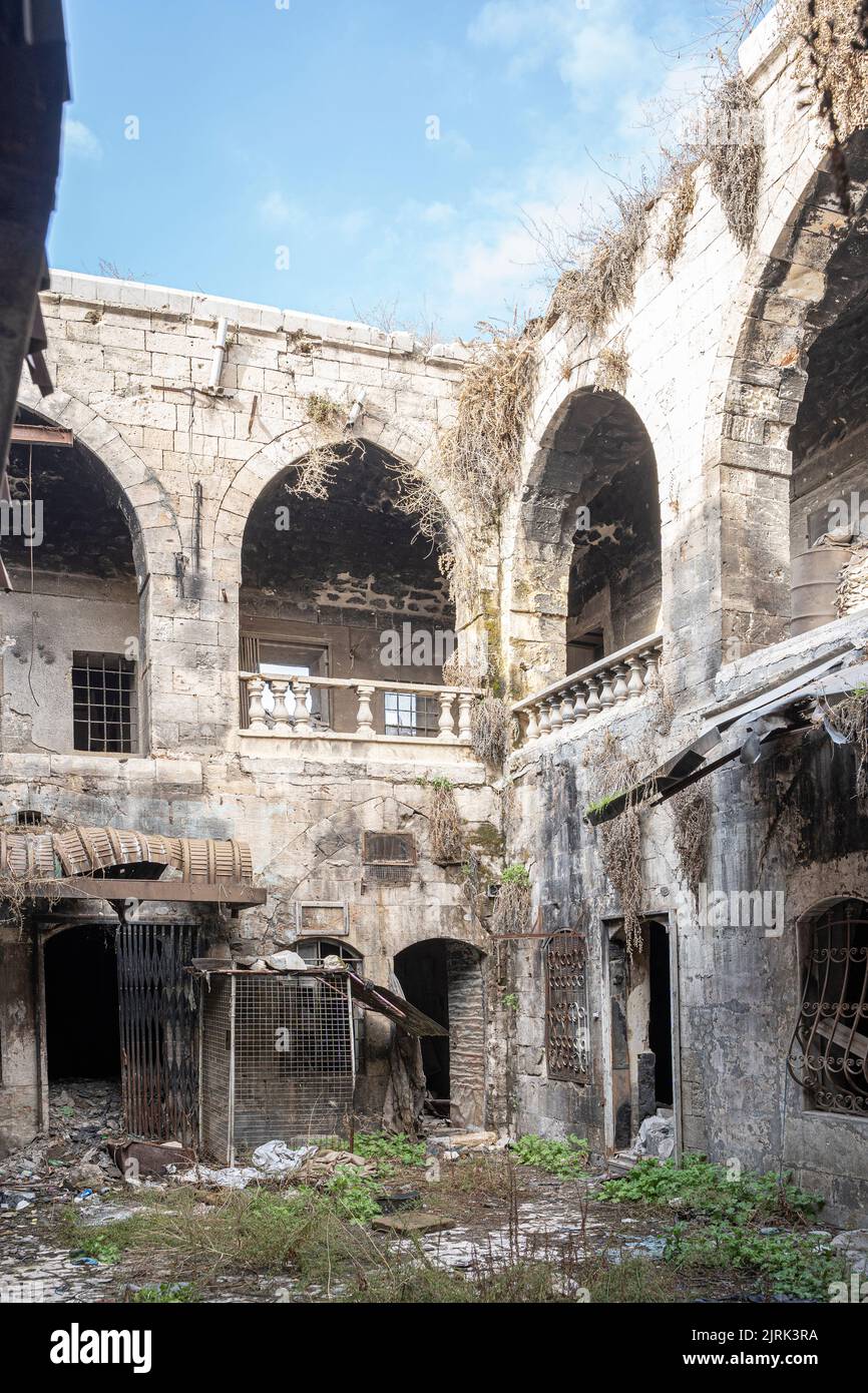 Aleppo souk ruin hi-res stock photography and images - Alamy
