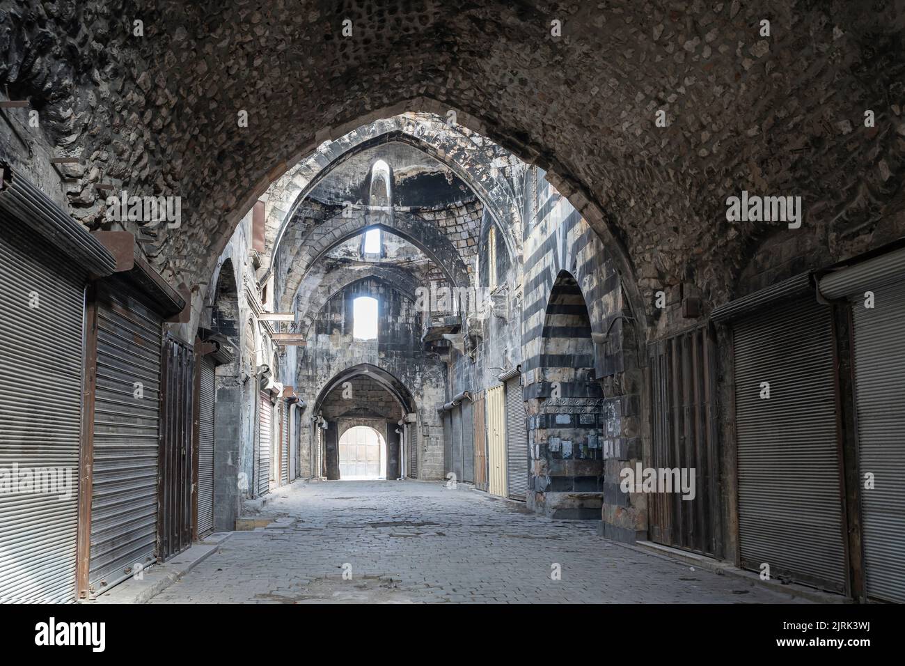 Aleppo old souk historical hi-res stock photography and images - Alamy